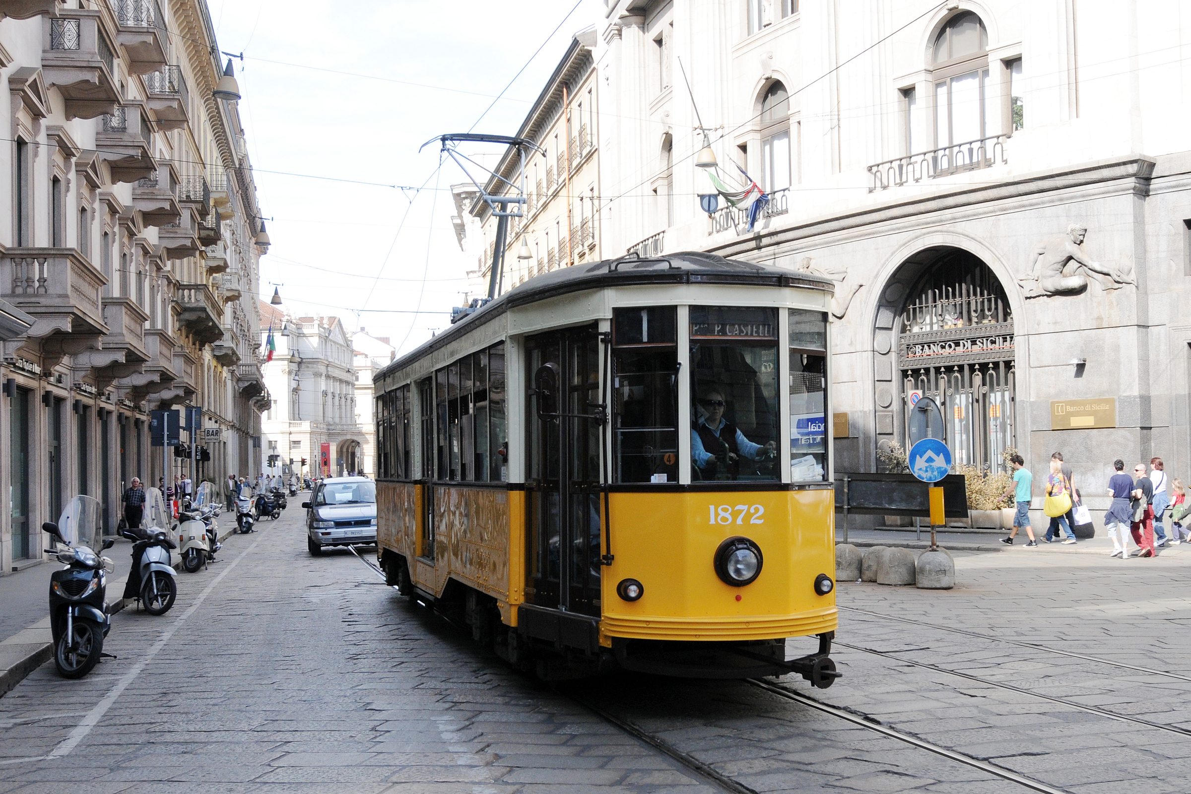 Il primo tram fatto interamente di Lego con oltre 2.000 mattoncini