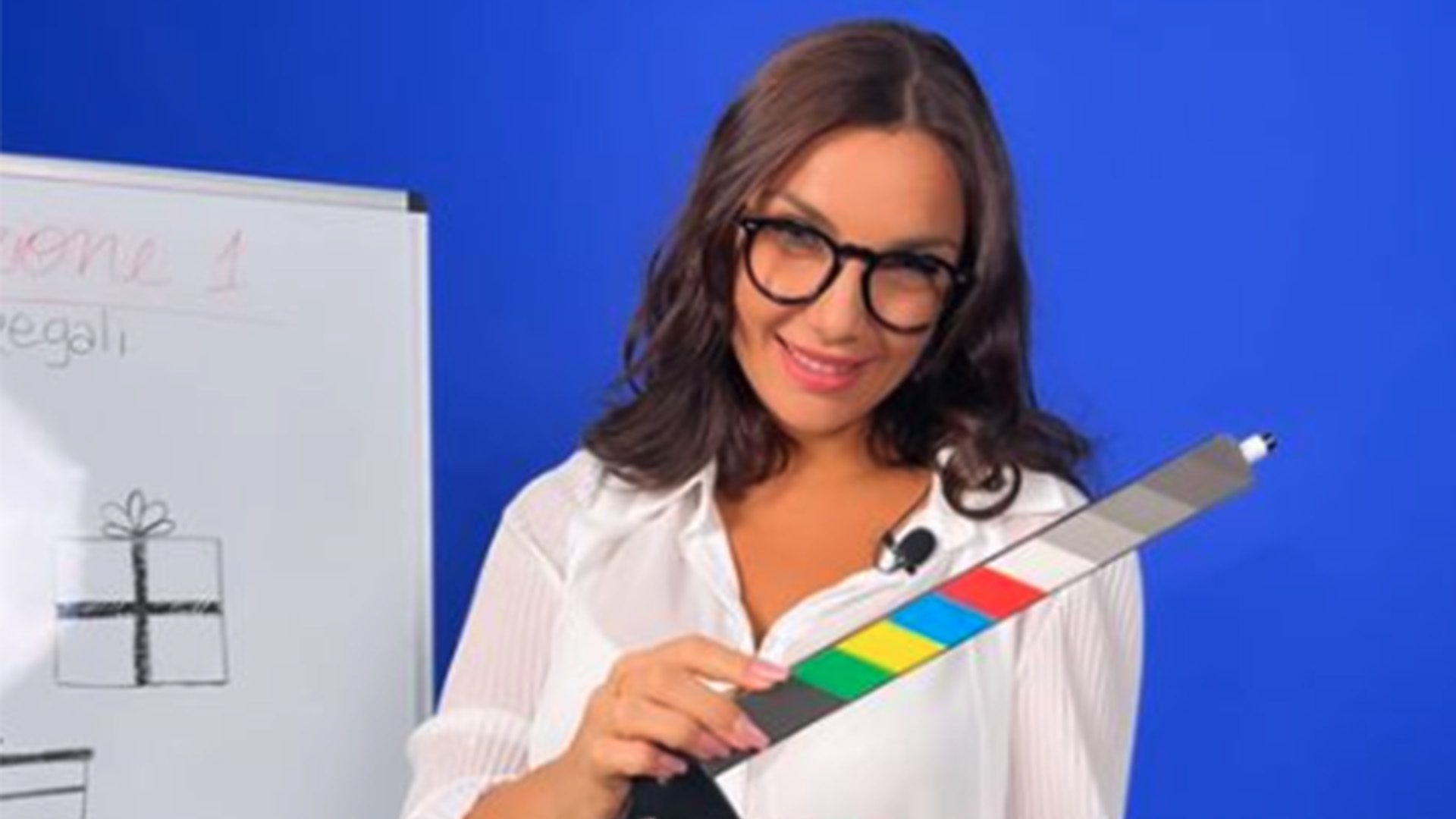 Elettra Lamborghini in professor version with maxi glasses - The Nation ...