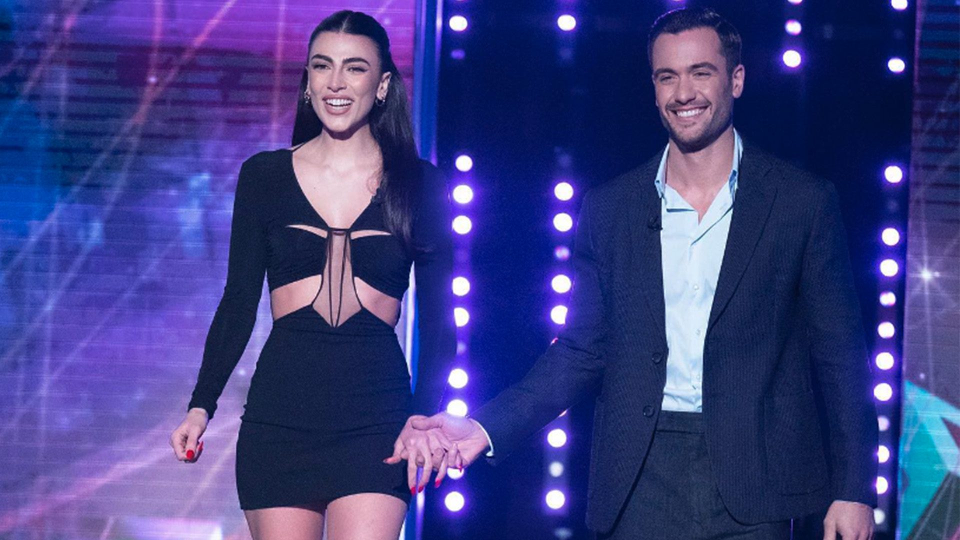 Giulia Salemi a Verissimo è dark: il tubino cut-out rivela la schiena nuda