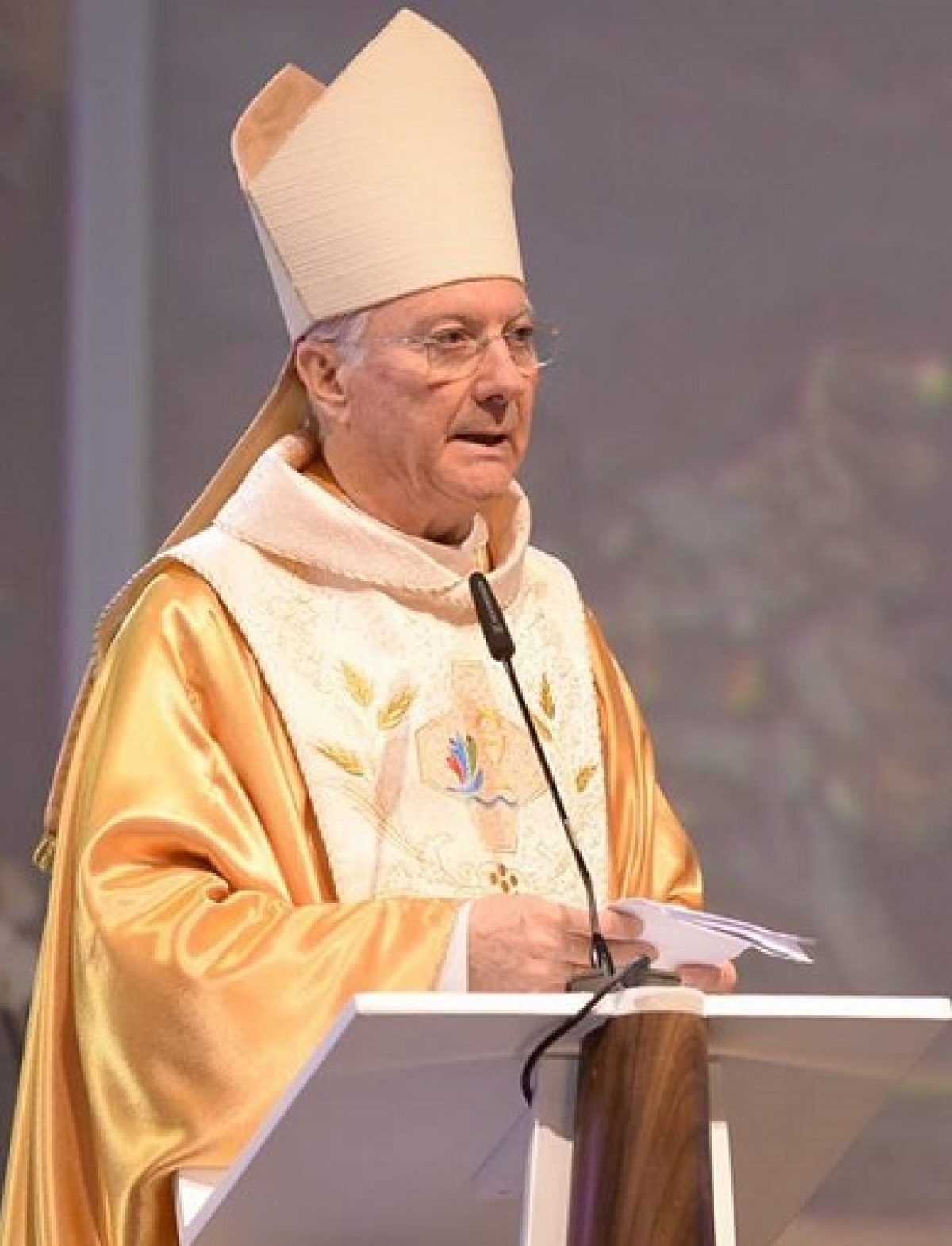 Ischia, l'arcivescovo Marini ricoverato in ospedale per un malore