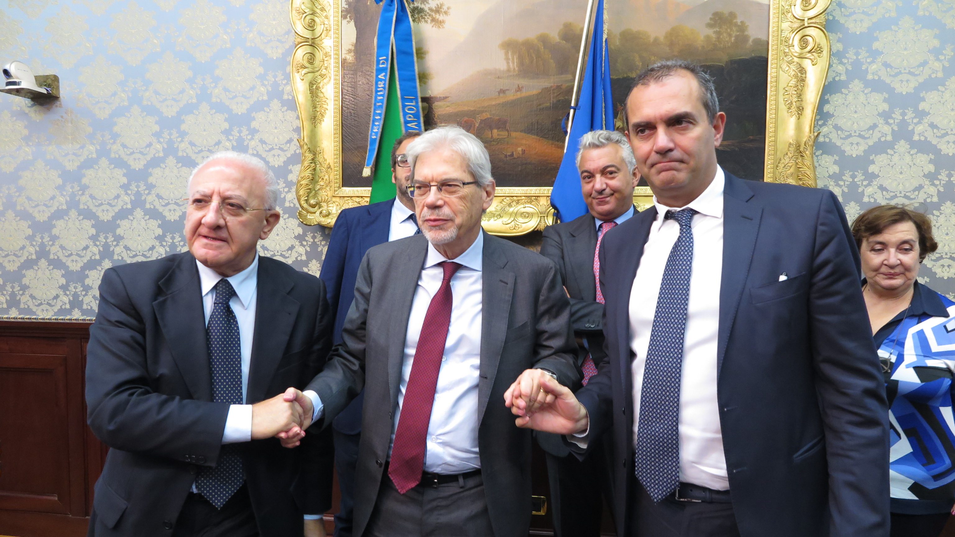 Bagnoli, De Magistris accetta tutto il piano di Renzi. E stavolta senza ...