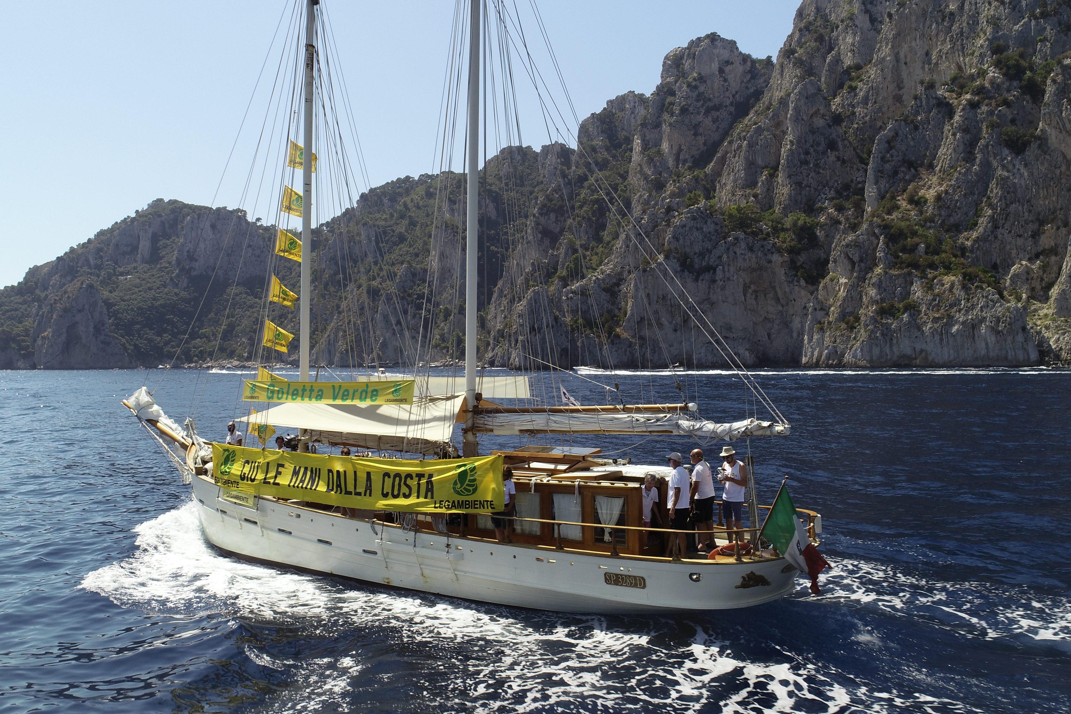 Legambiente, allarme di Goletta Verde in Campania: su 31 punti la metà ...