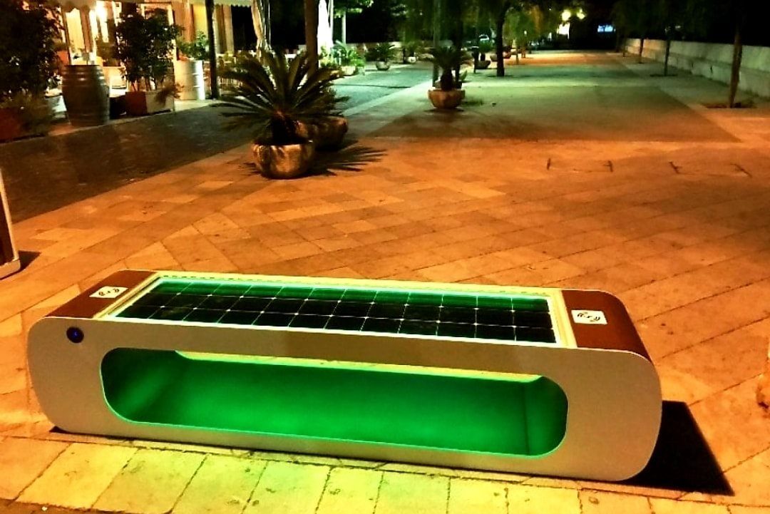 In Cilento le panchine intelligenti che si connettono a internet e ...