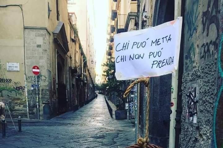 Coronavirus e povertà, a Napoli il paniere solidale: 'Chi può metta ...