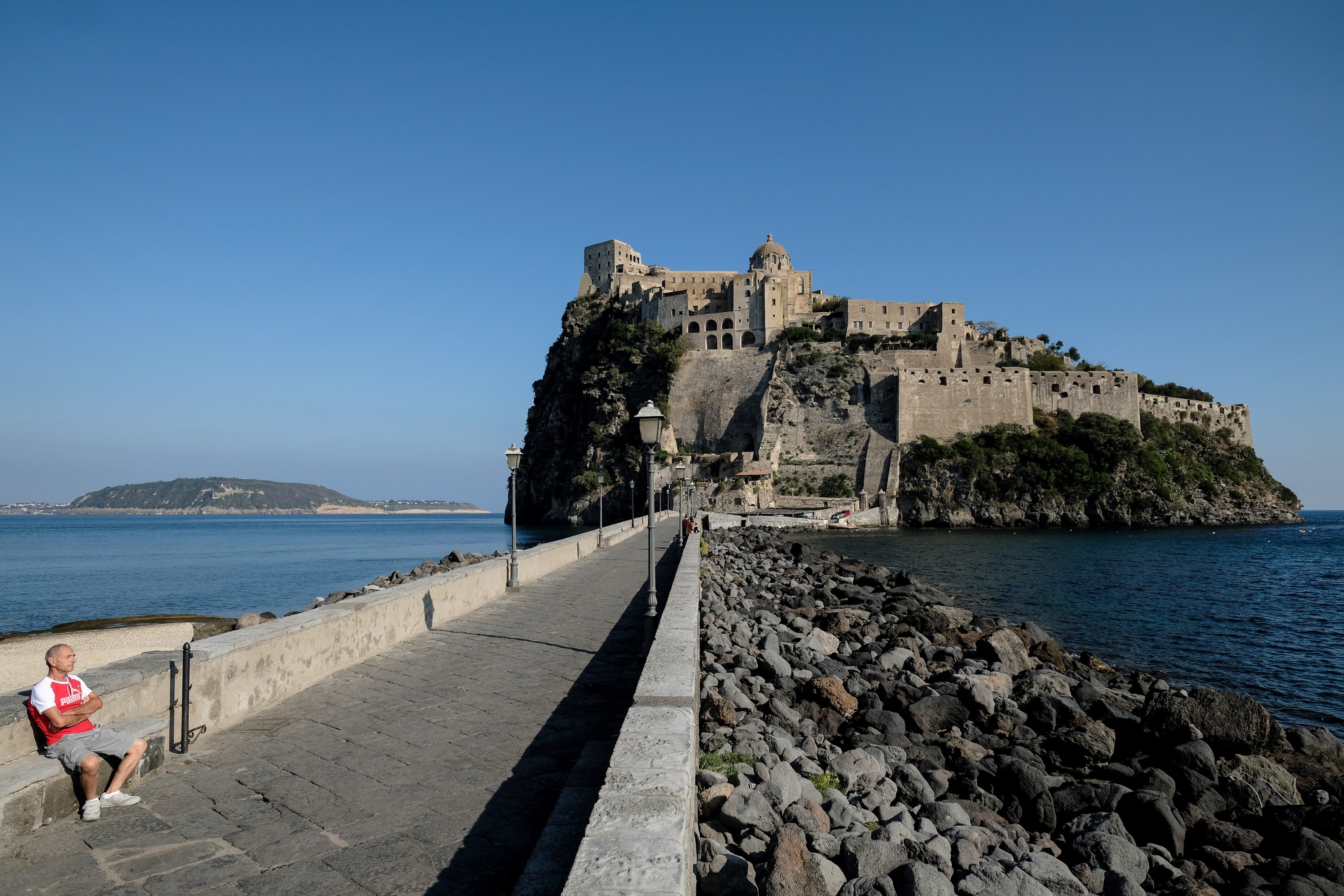 Ischia, l'isola migliore del mondo nel 2022 per gli esperti di viaggi e ...