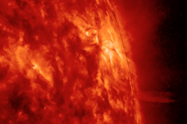 Lingue di plasma dal Sole: scoperto dopo 140 anni cosa sono questi ...