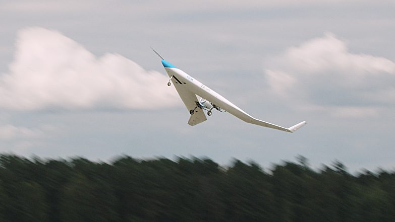 È decollato Flying-V, l'aereo che trasporta i passeggeri nelle ali