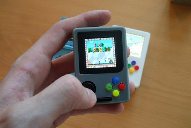 GameBoy Nano, la (mini) console ispirata alla portatile di Nintendo ...