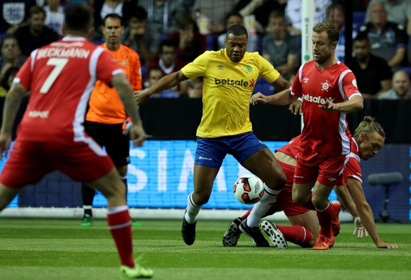 Julio Baptista riparte dalla Championship. L'ex Roma giocherà con il Bolton