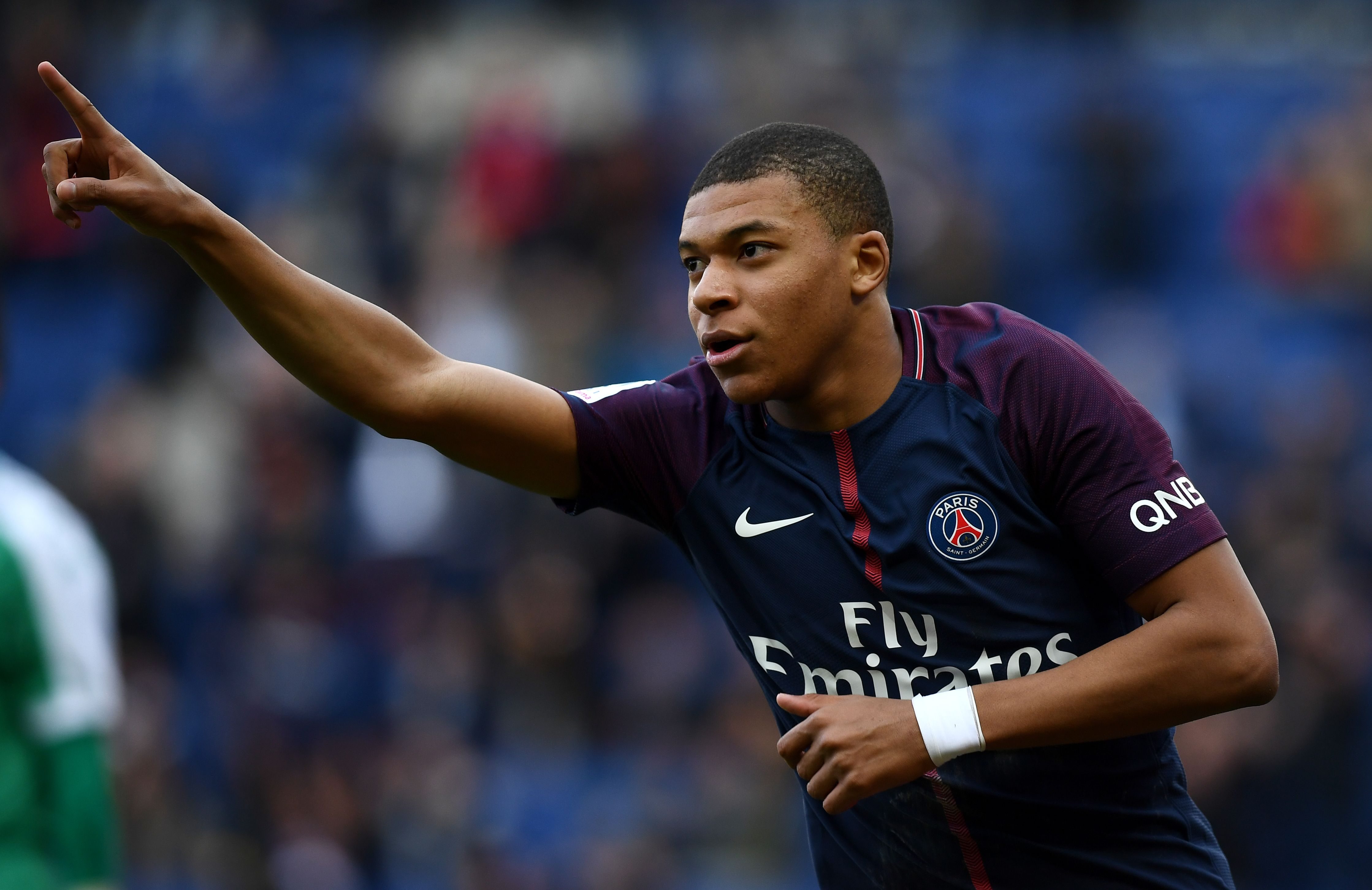 Calciomercato Psg, per blindare Mbappè 60 milioni a stagione: ingaggio ...