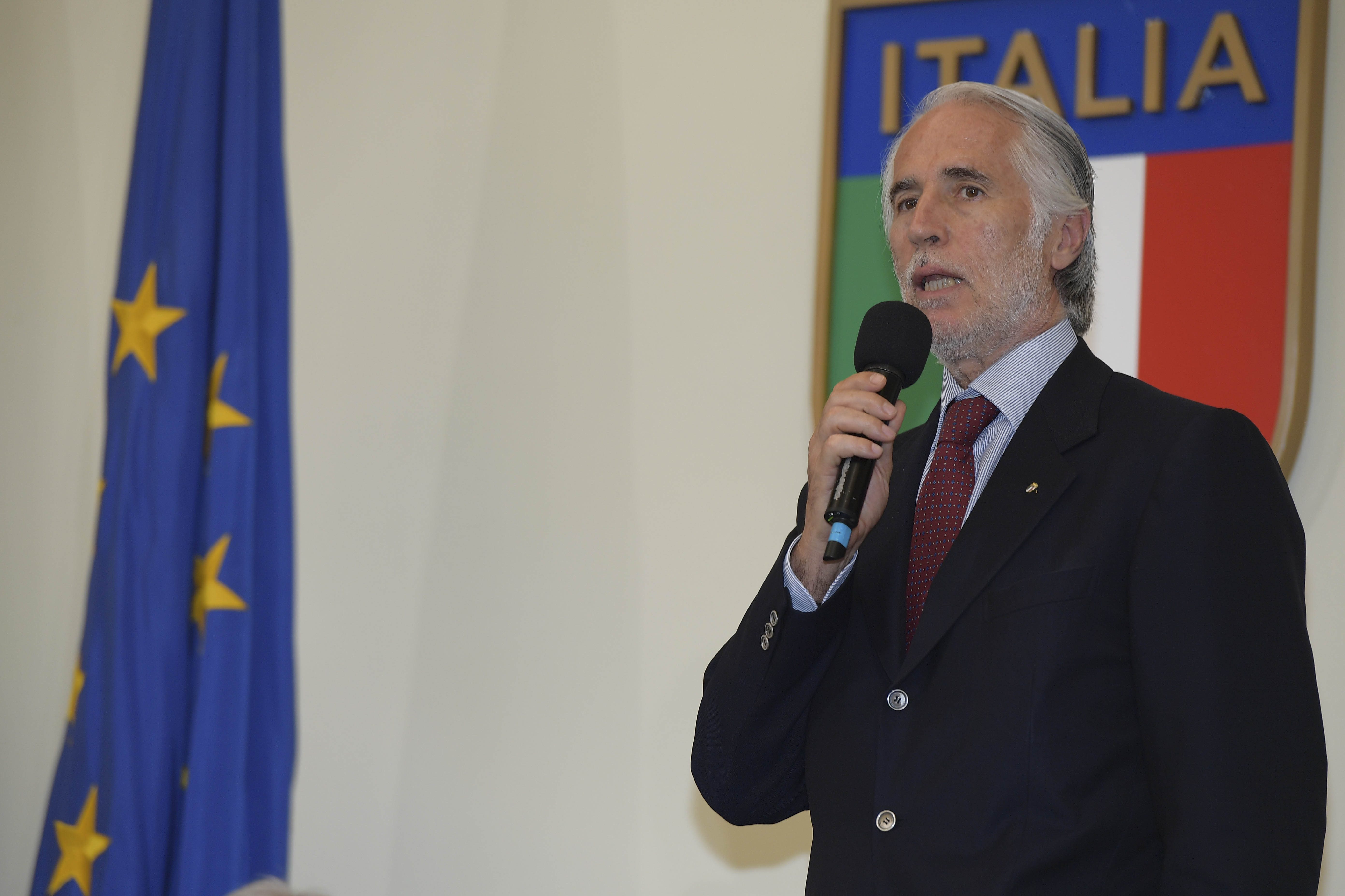 Malagò condanna i cori contro Napoli degli Under 15 della Juve: Gravità ...