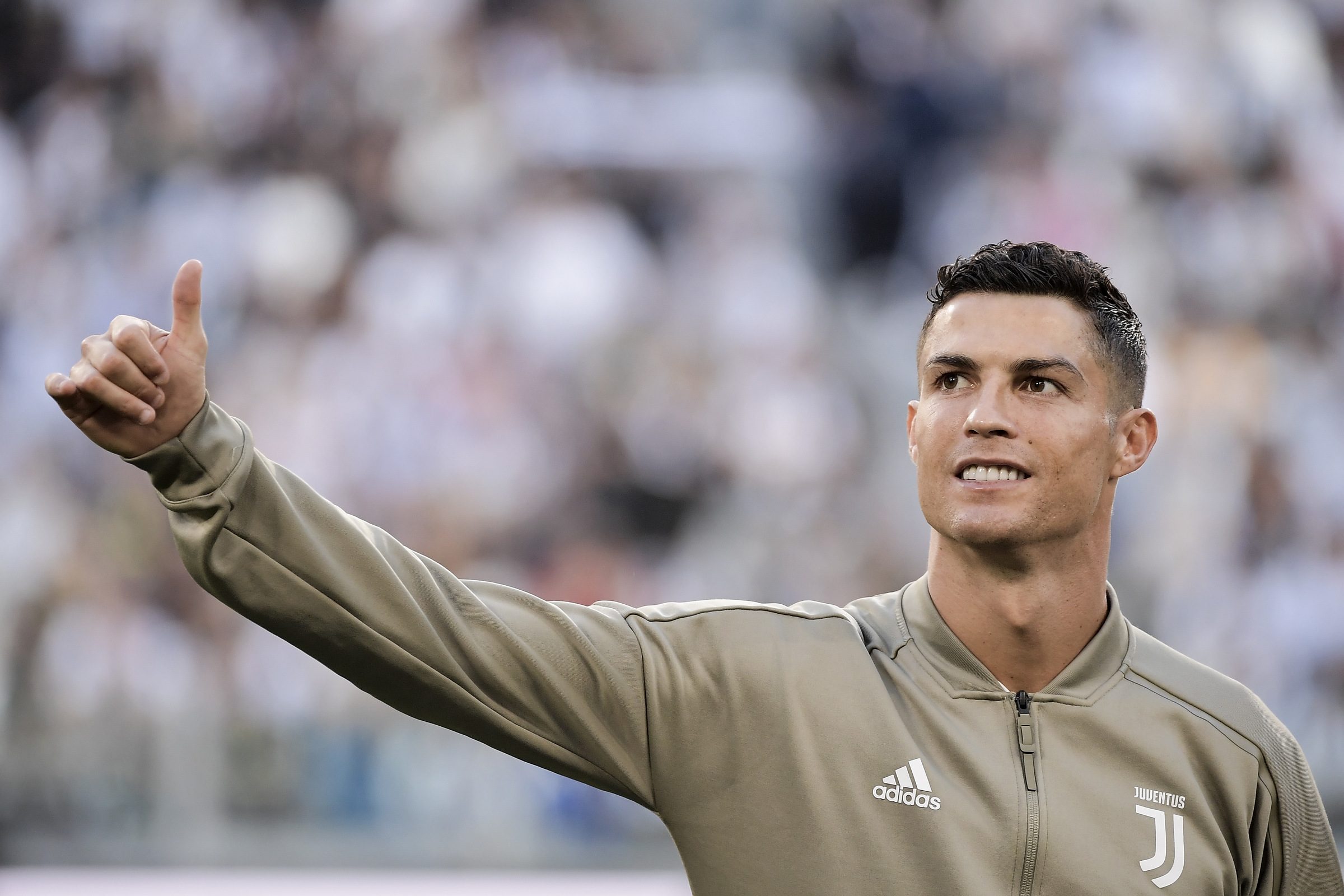 Come sta Cristiano Ronaldo? Pollice alzato e ok, niente può scalfire il ...