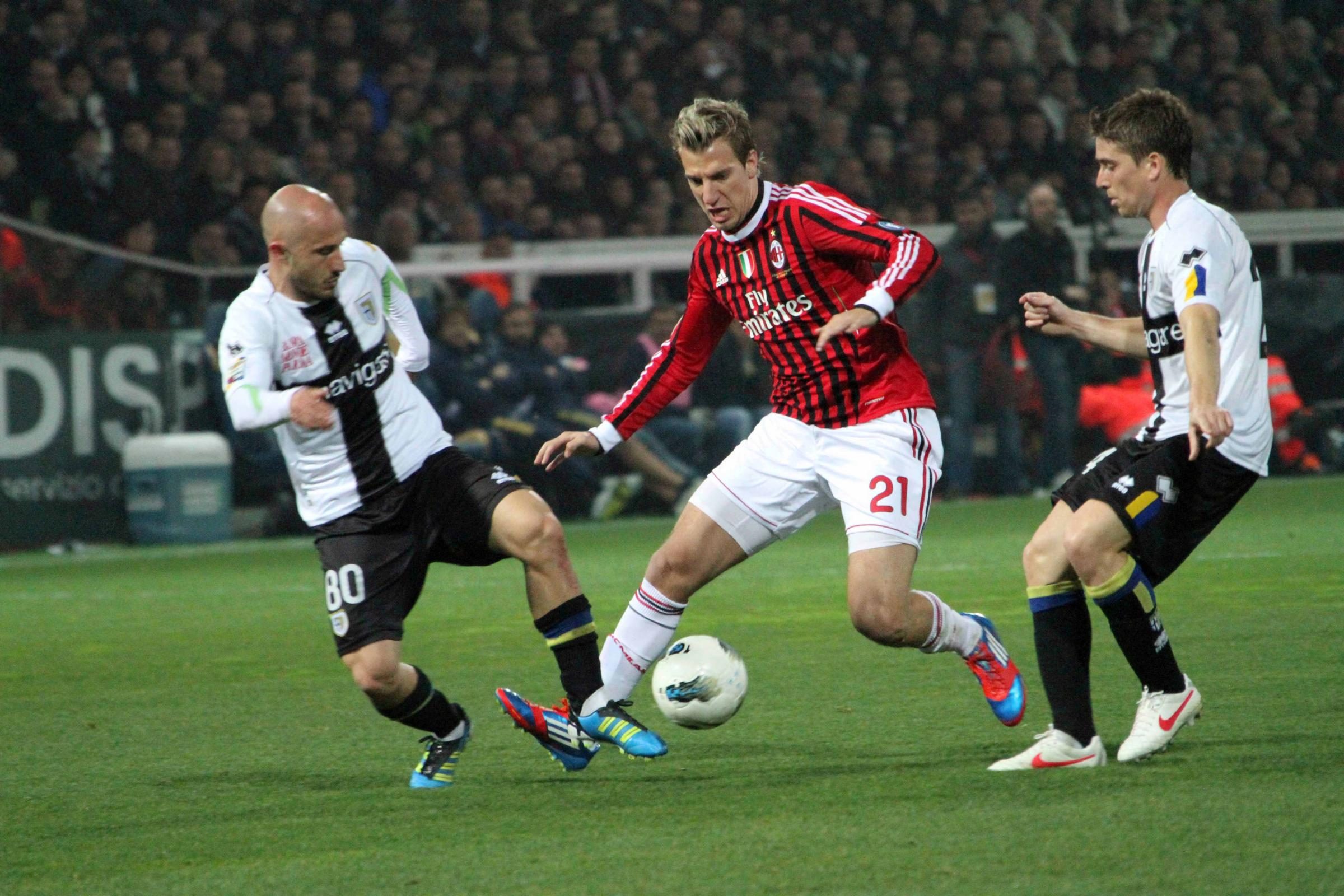 Milan, parla Maxi Lopez: La maglietta rossonera è la più bella del mondo