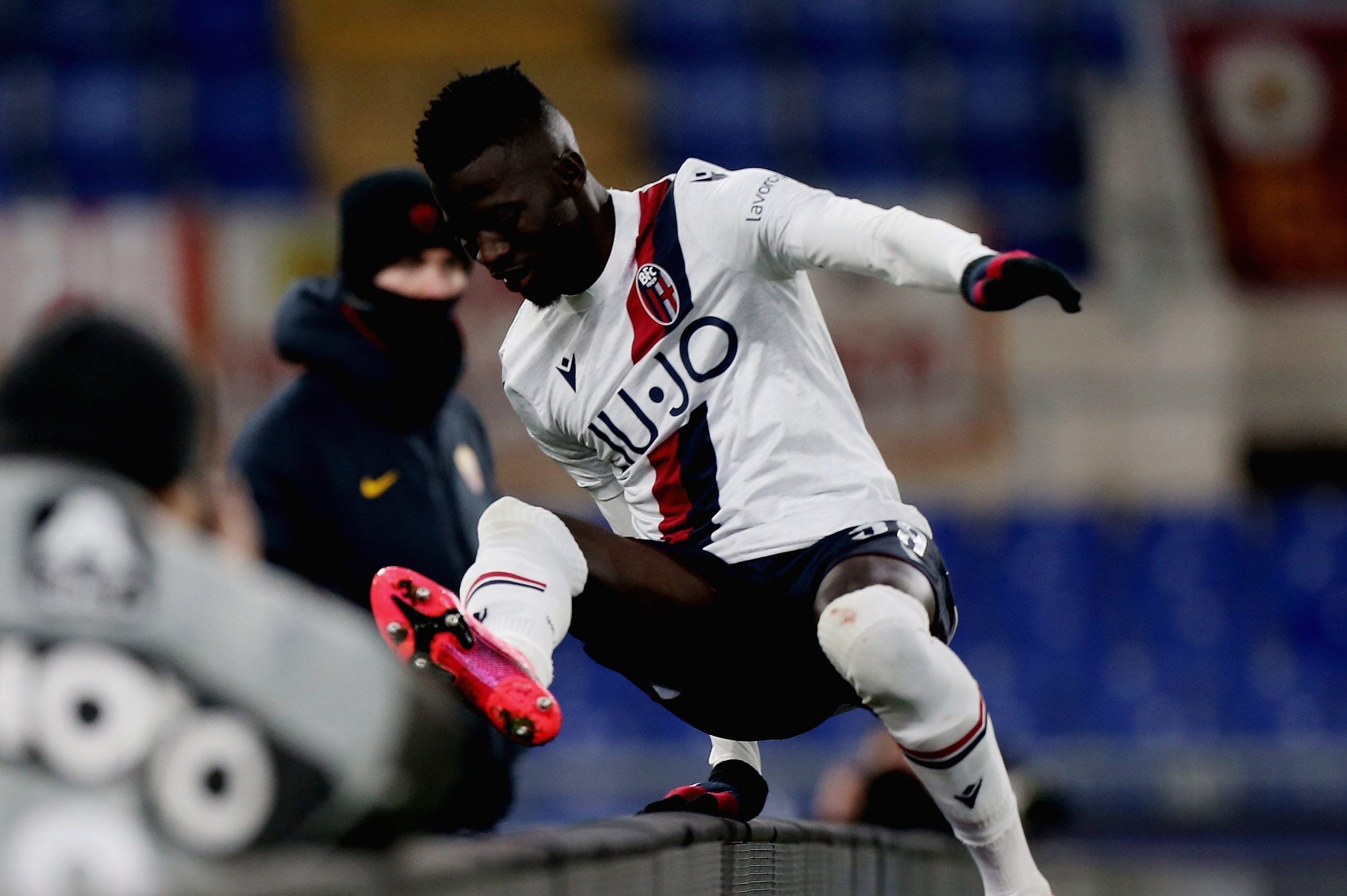 Musa Barrow show, due gol e un assist in Roma-Bologna, ma poi si fa ...