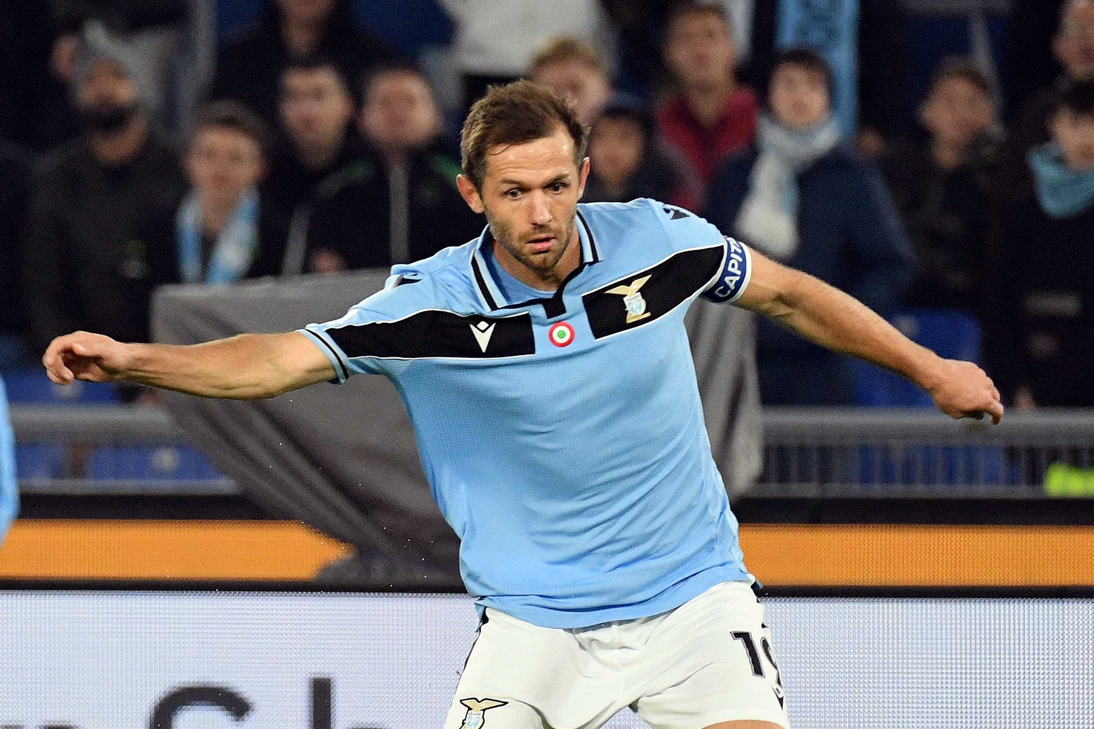 Lazio, si allungano i tempi di recupero di capitan Lulic, che può ...